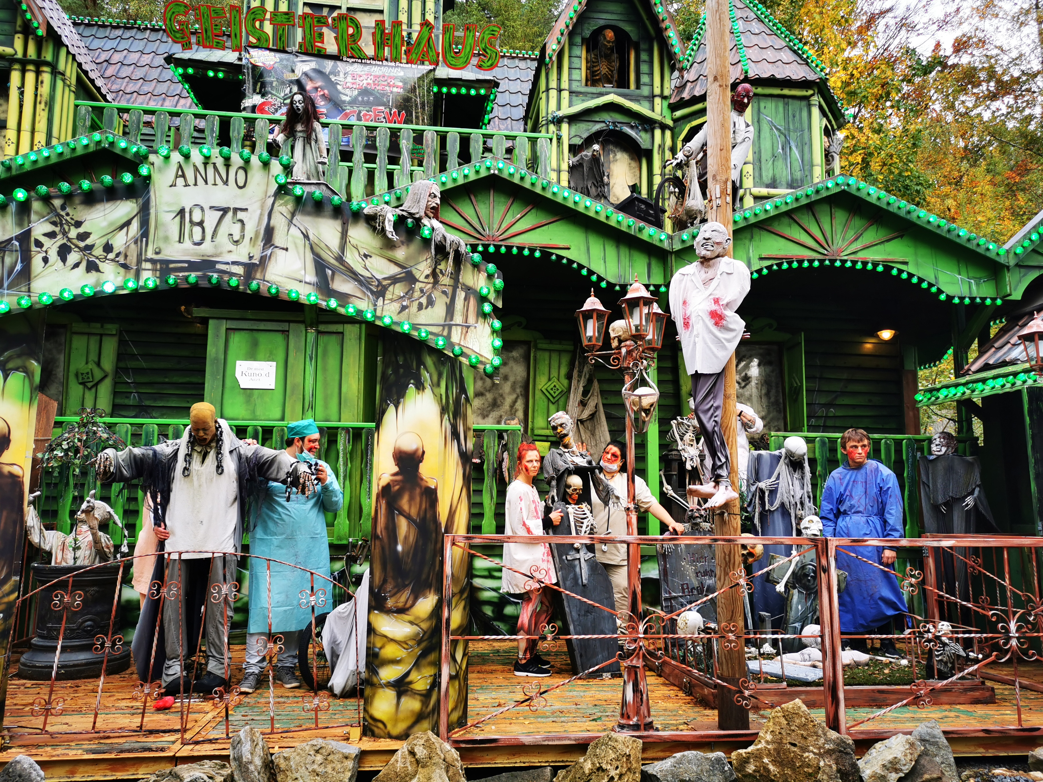 Horror Lazarett mit Darstellern - Freizeitparkcheck©